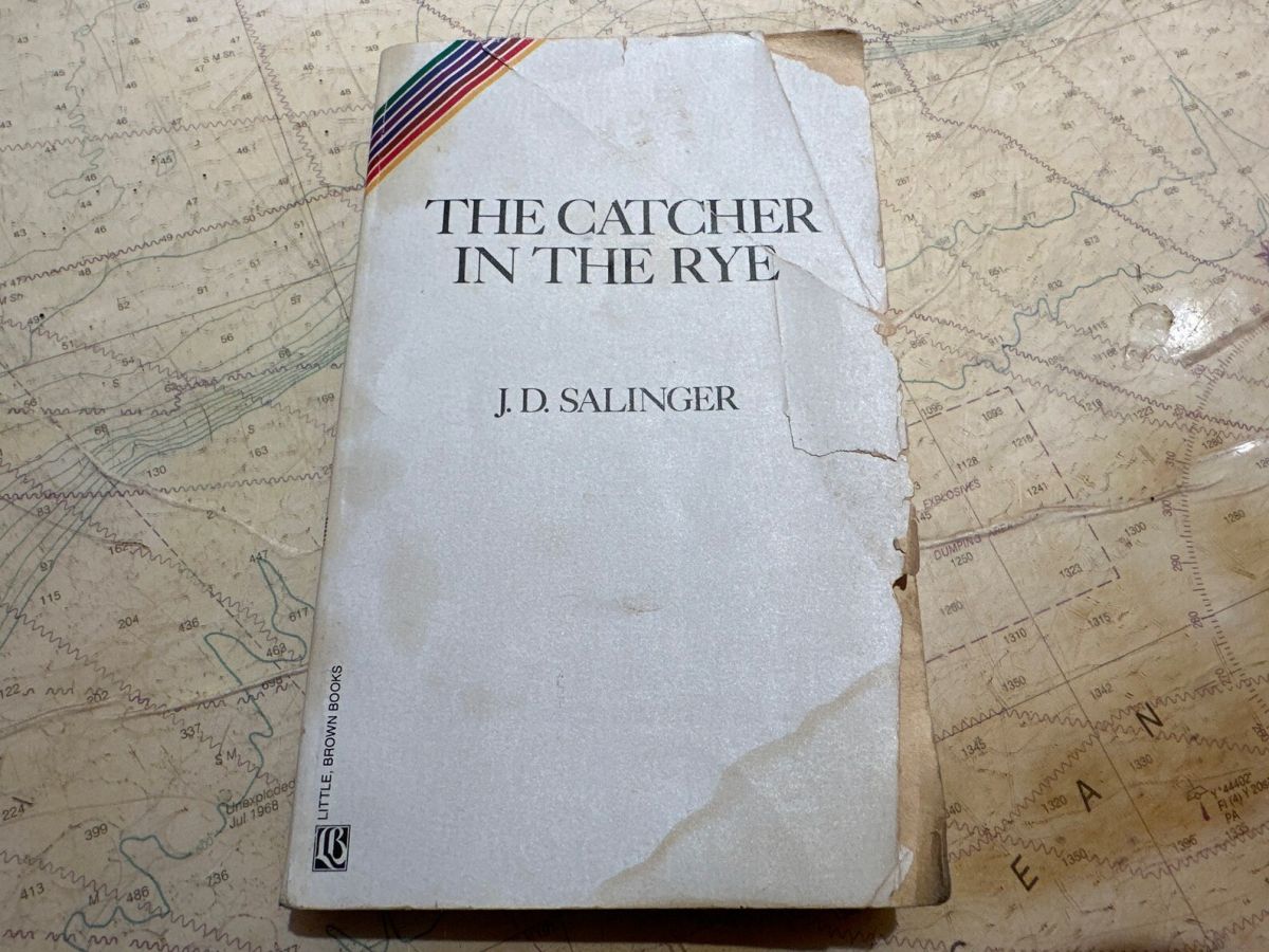 Salinger disegnò lui stesso la copertina del tascabile del Giovane ...